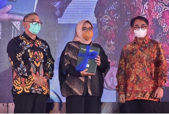 Akhirnya Sertifikat Tanah GOR Pakansari Tuntas - onediginews.com Akhirnya Sertifikat Tanah GOR Pakansari Tuntas - onediginews.com